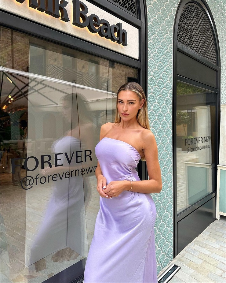 Zara McDermott picture