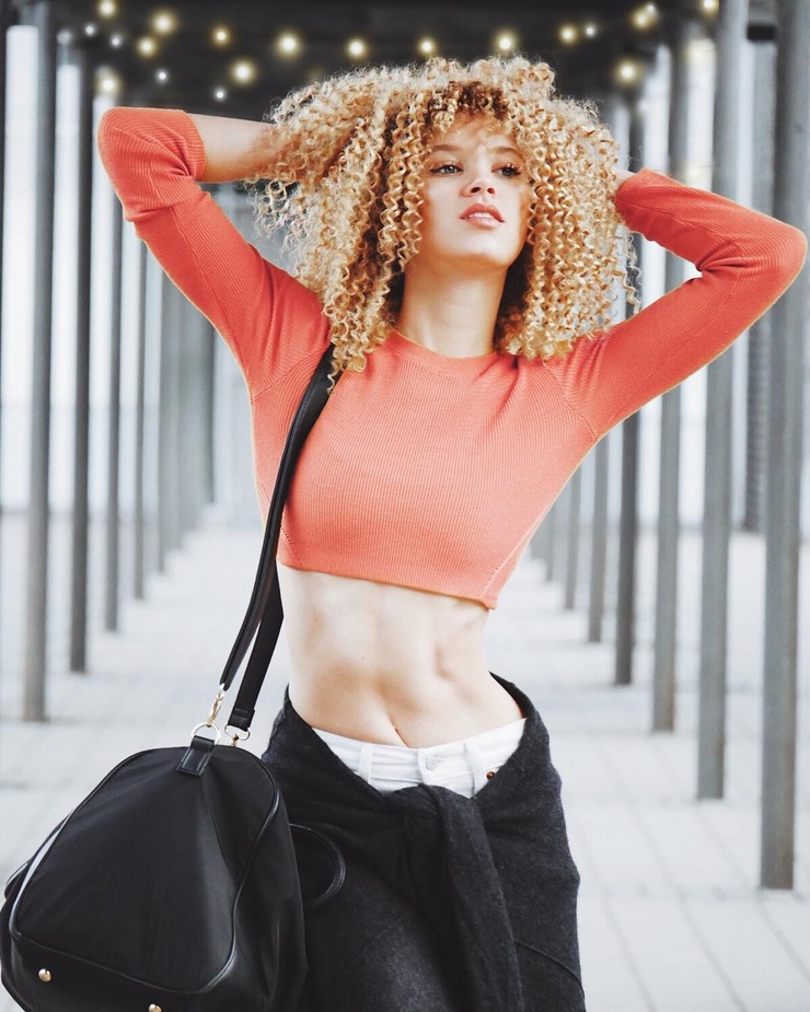 Taynara Joy Silva Wolf image