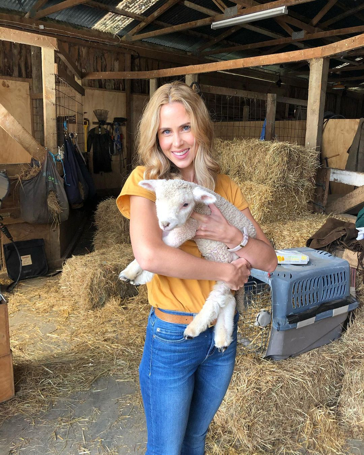 Picture of Anna Hutchison