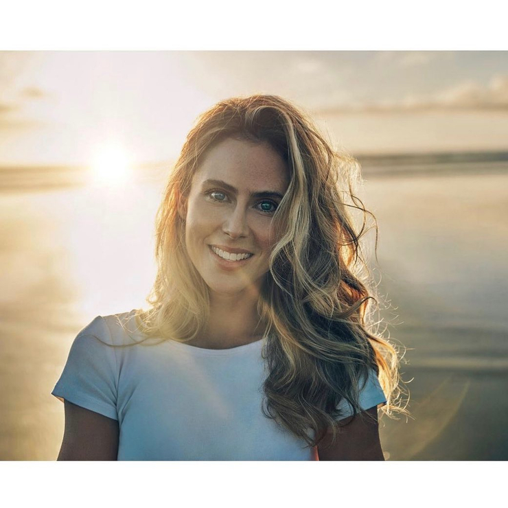 Picture of Anna Hutchison