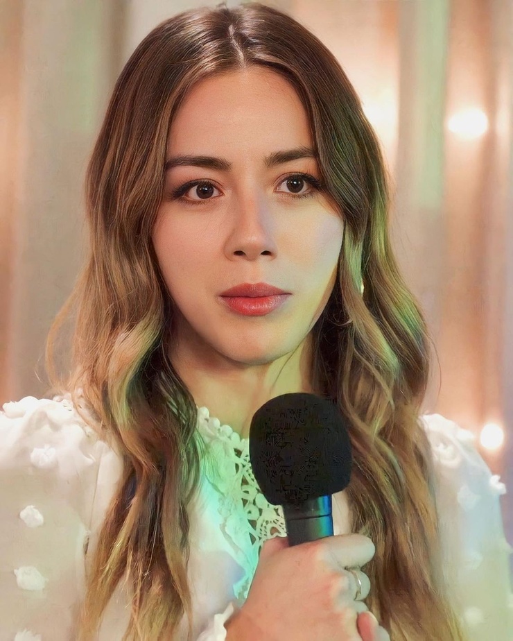 Picture of Chloe Bennet