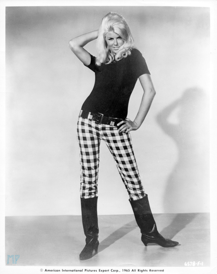 Picture of Dr. Goldfoot and the Bikini Machine