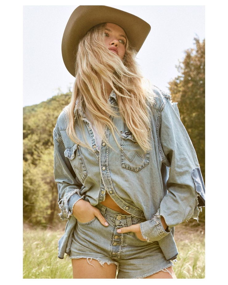 Hailey Clauson picture