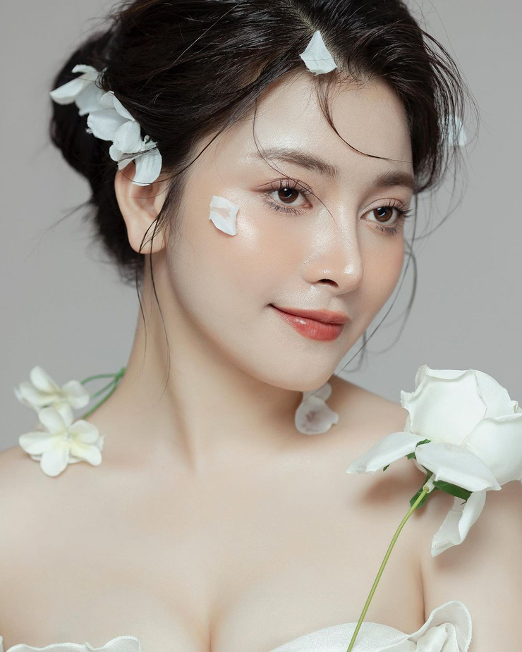 Nguyen Thi Hang Image Nguyen Thi Hang Image