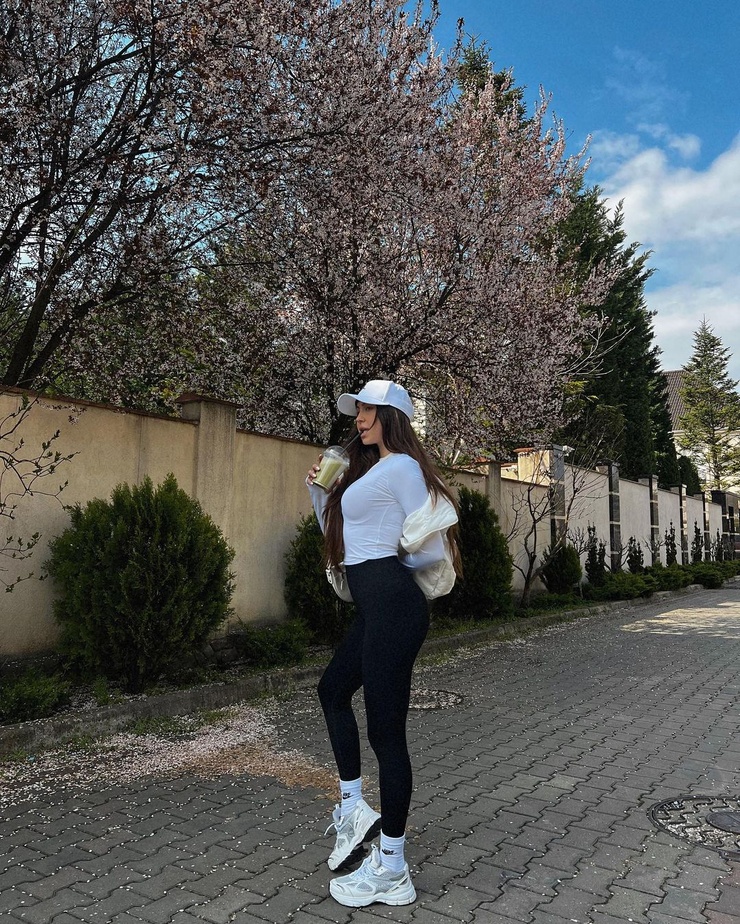 Picture of Nicoleta Bezer