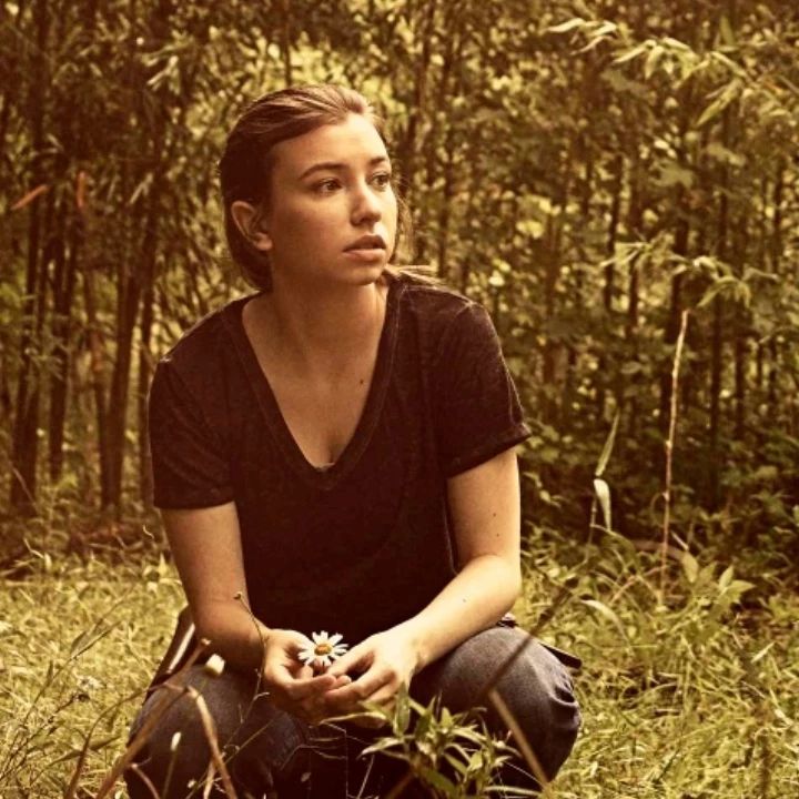 Picture of Katelyn Nacon