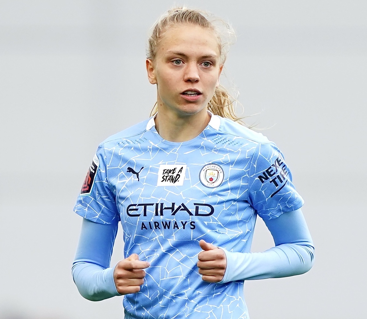 Picture of Esme Morgan