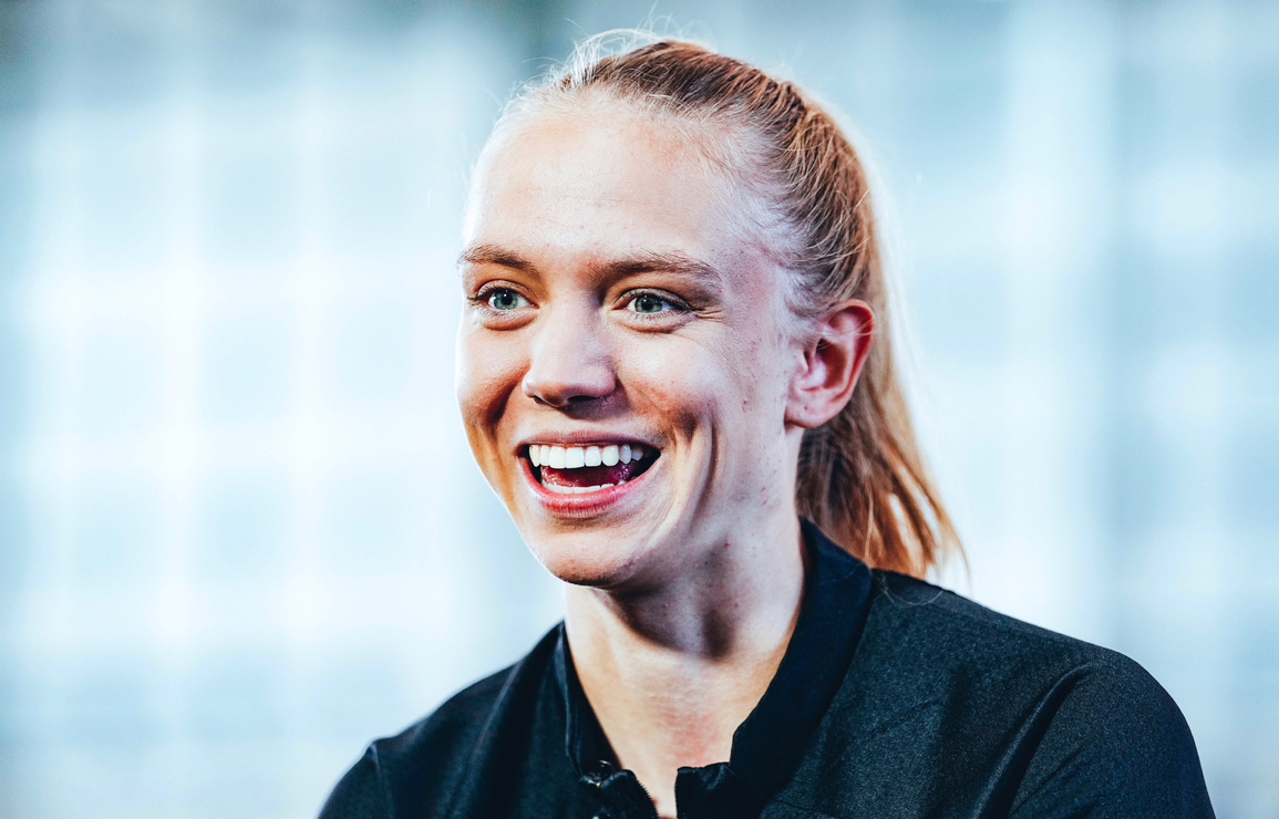 Picture of Esme Morgan