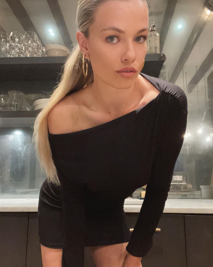 Picture of Hailey Clauson
