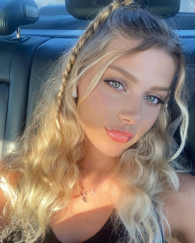 Irem Rodoplu picture