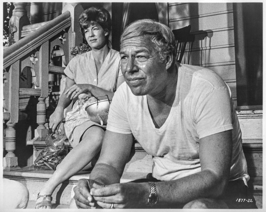 Lynn Carlin, George Kennedy