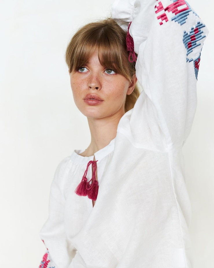 Picture of Luna (model)