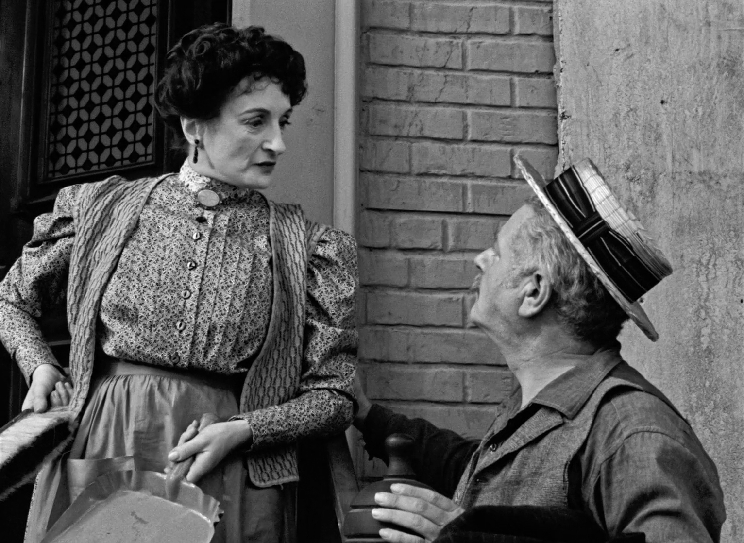 Una O'Connor and Alan Hale