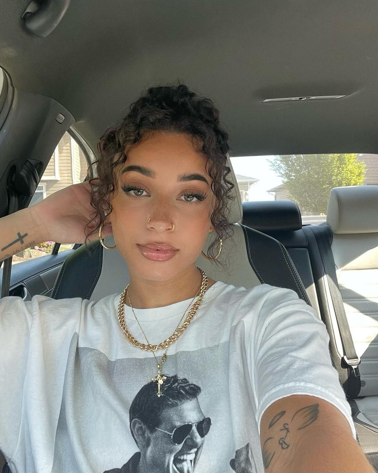 Picture of Zoe X. Moore