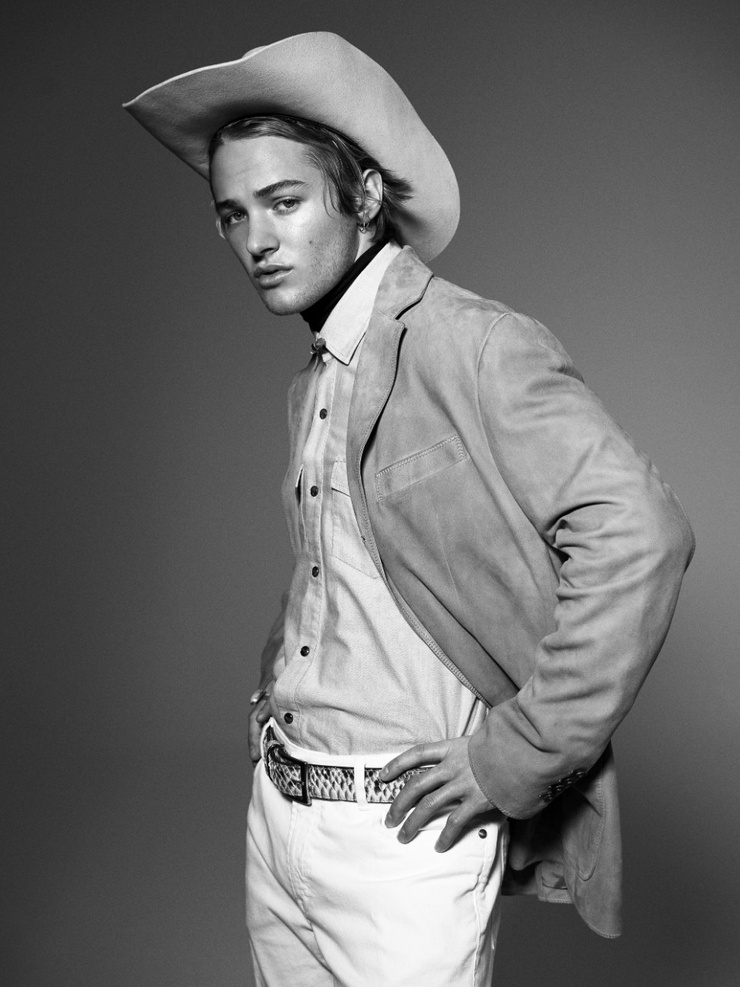 Picture of Mitchell Hoog