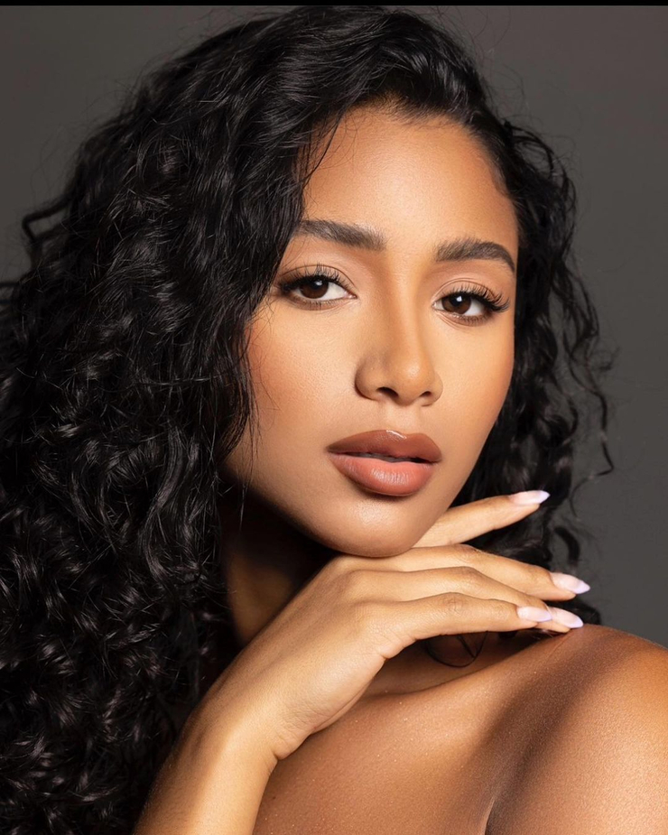 Picture of Ally Rossel