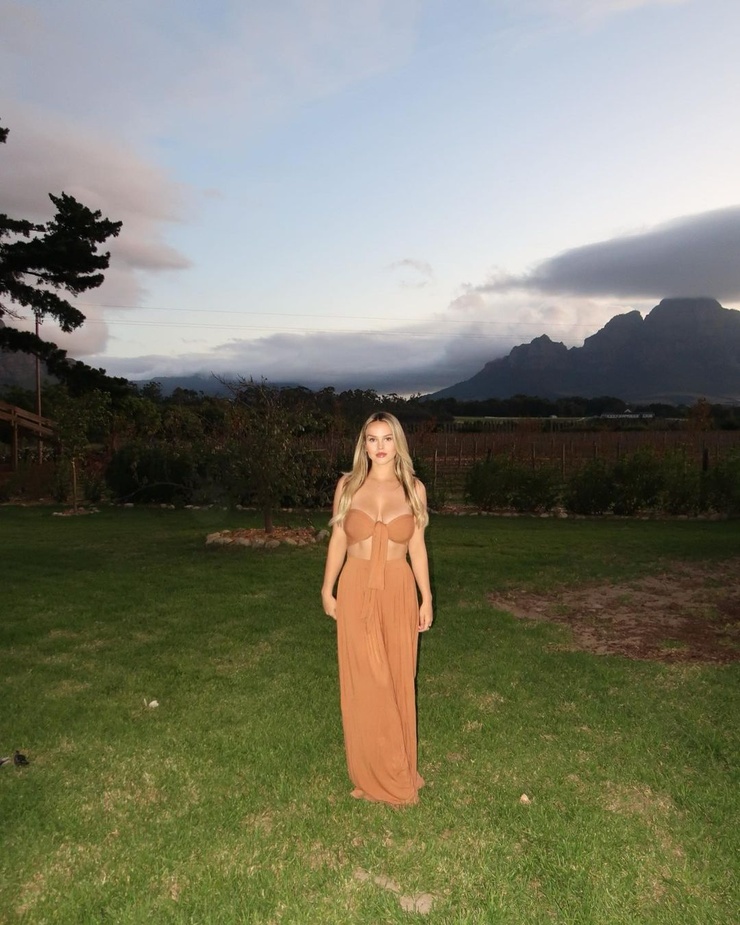 Picture of Kinsey Wolanski