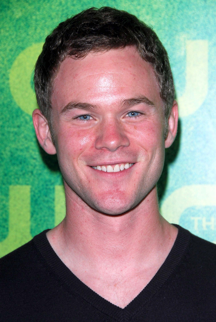 Image of Aaron Ashmore