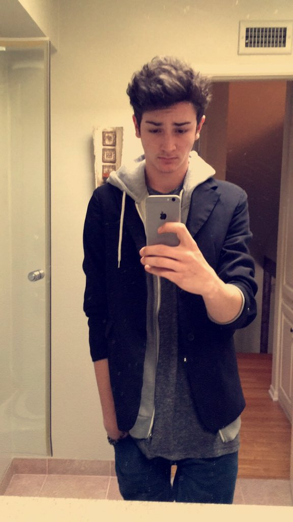 Picture of Aaron Refvem