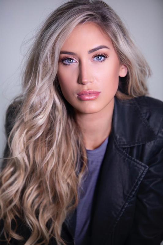 Picture of Taylor Ray (I)