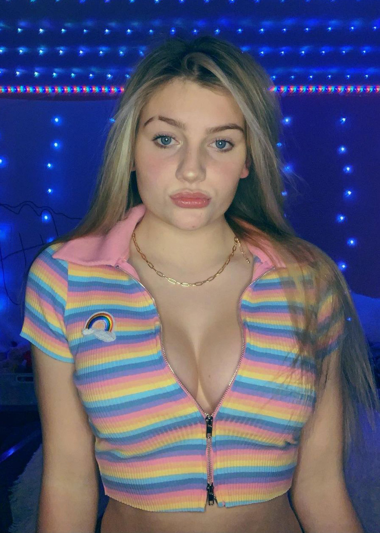 Picture of Adele Cash