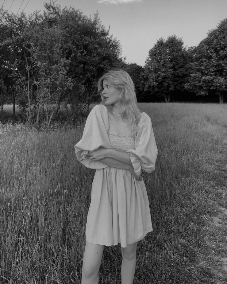 Picture of Luna (model)