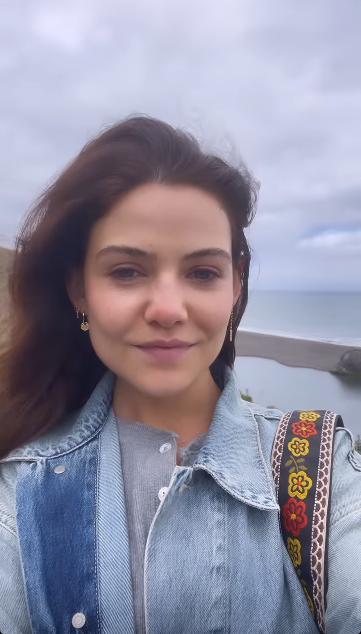 Danielle Campbell picture