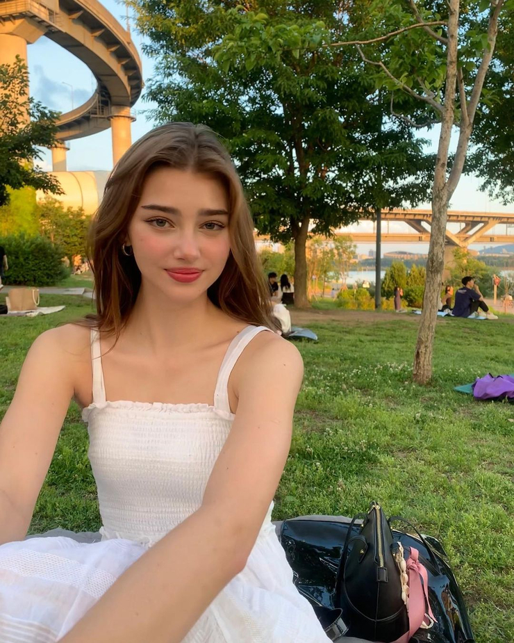 Ella Eve Boath picture