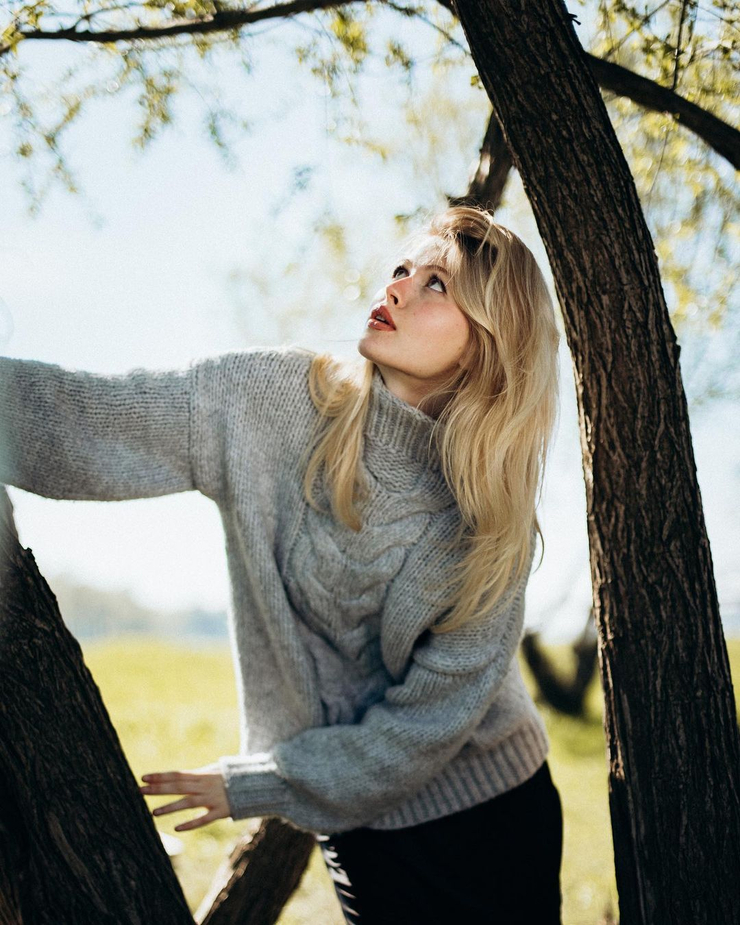 Picture of Luna (model)