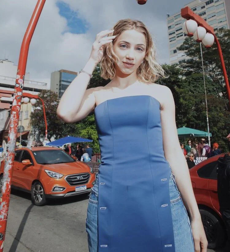 Picture of Emily Rudd