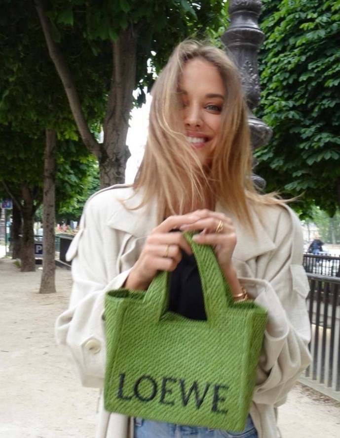 Picture of Agathe Teyssier (model)