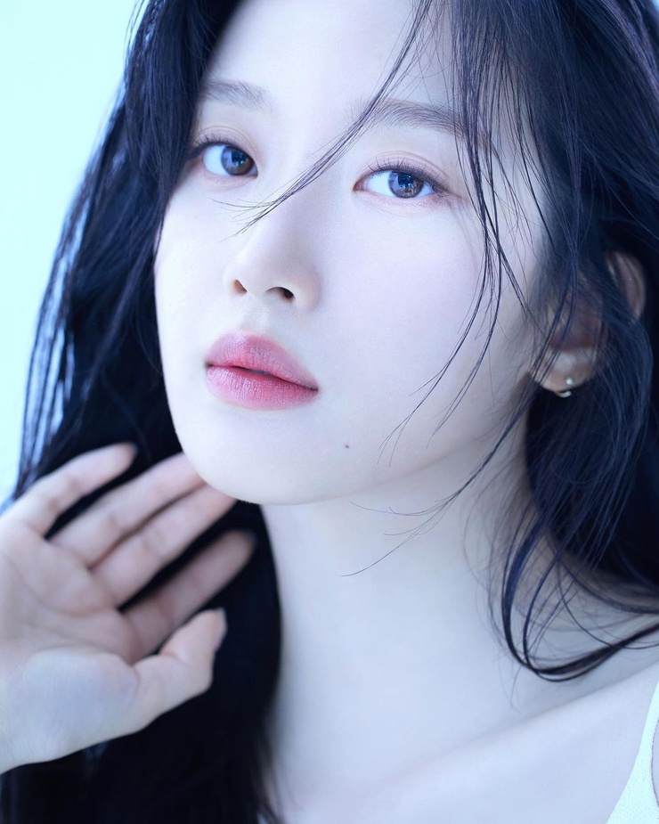 Picture of Ga-young Moon