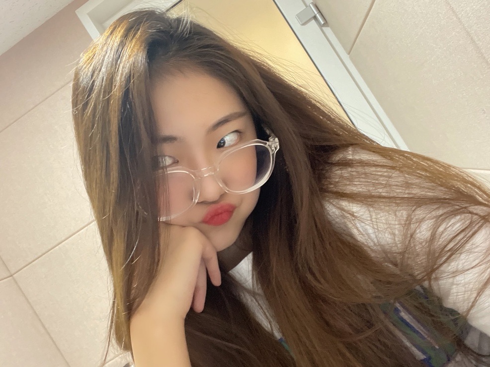 Shin-young Han image