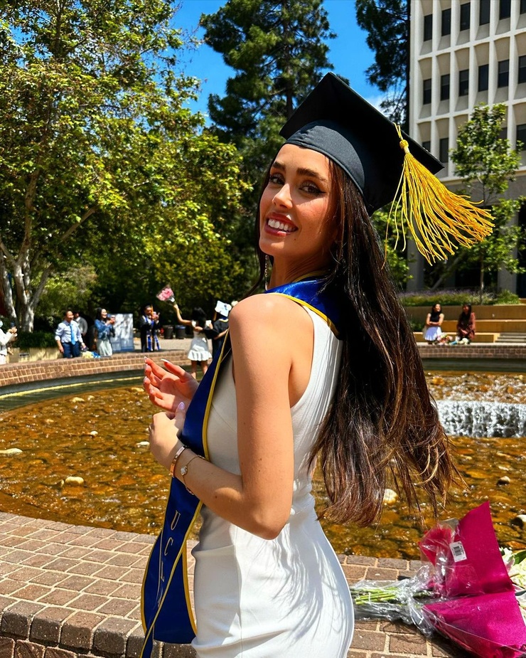 JESSICA BUCH picture