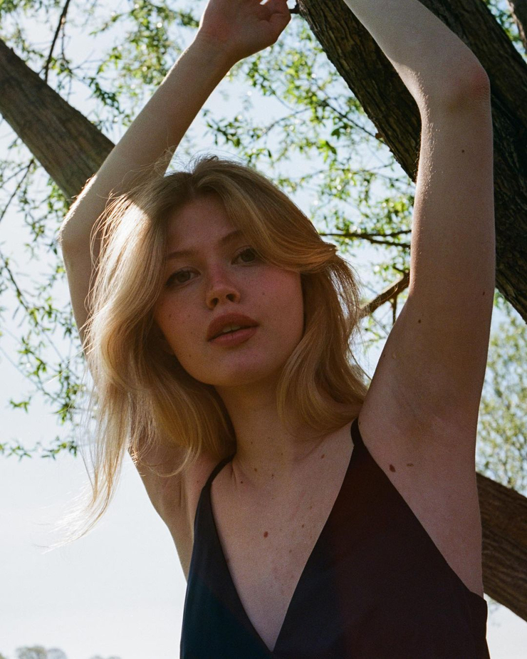 Picture of Luna (model)