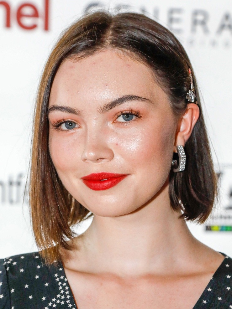 Picture of Lauryn Canny