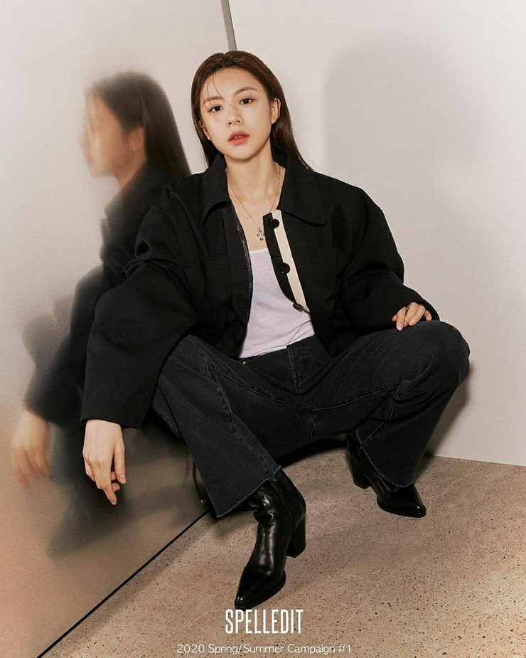 Picture of Go Yoon-Jung