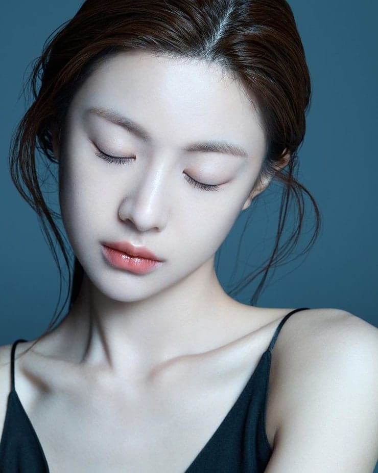 Picture of Go Yoon-Jung