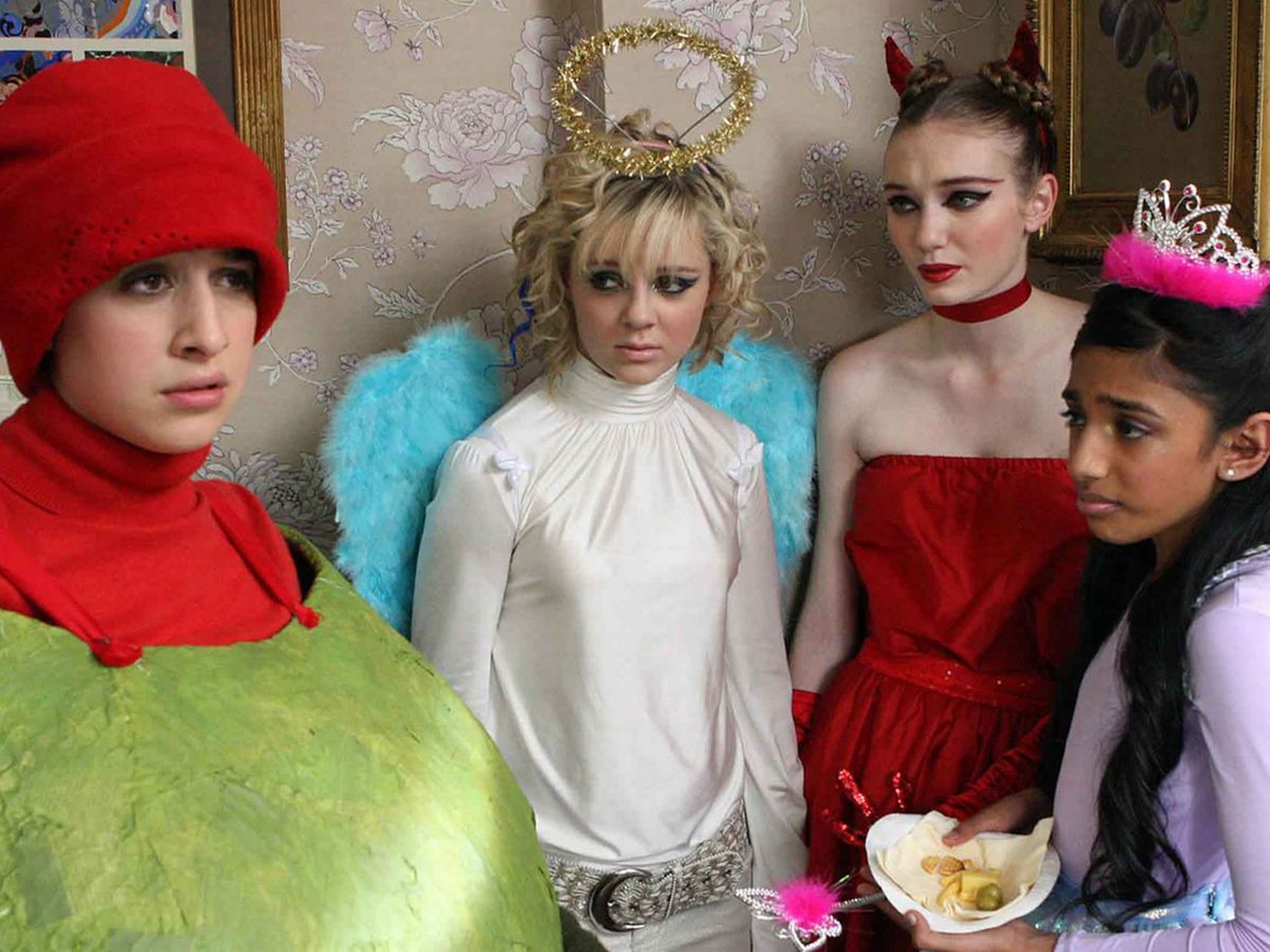 Angus, Thongs, And Perfect Snogging picture