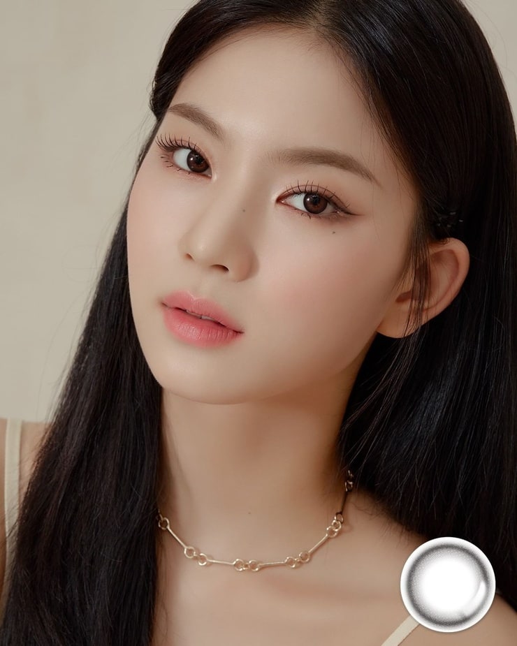 Picture of Lee chaeyoung