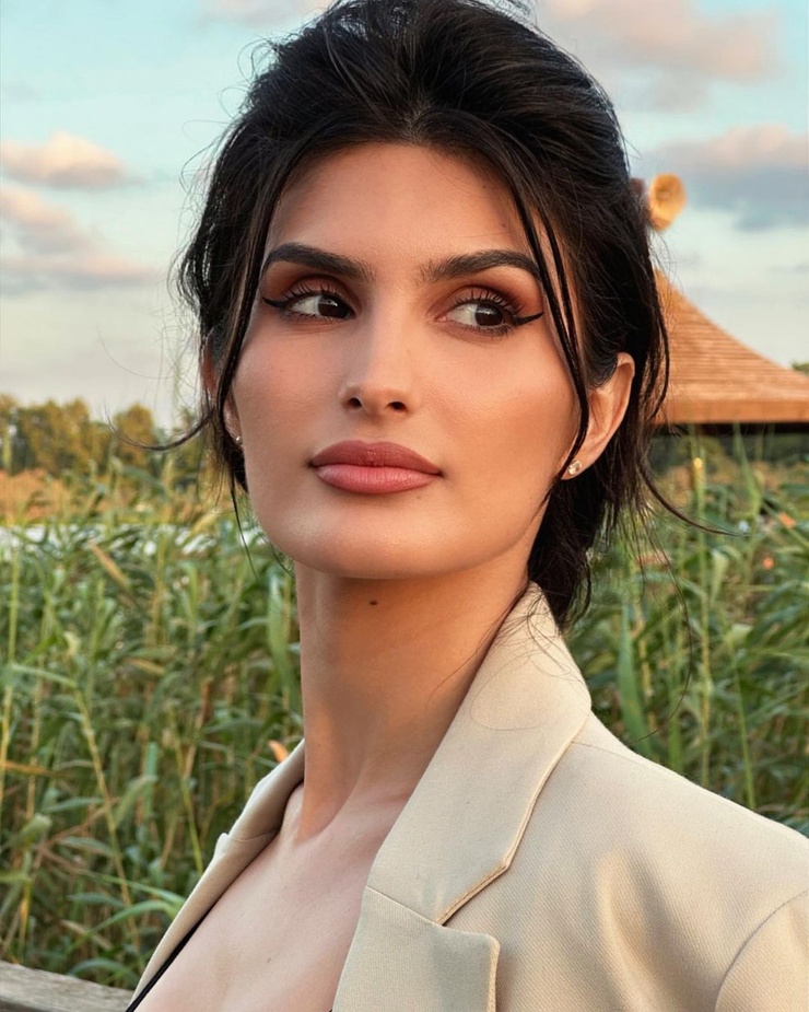 Yael Cohen (model) picture