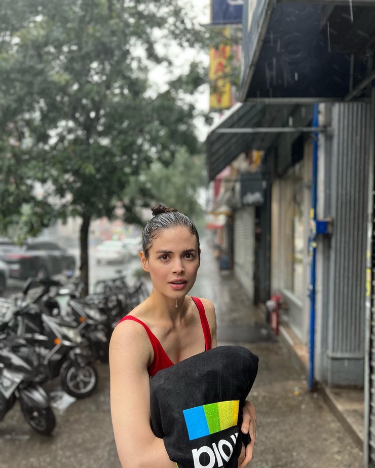 Conor Leslie image