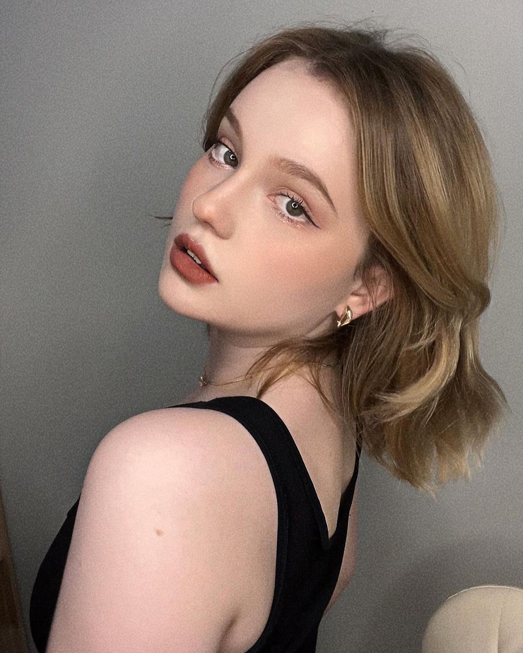 Picture of Anna Pan (Anzai)