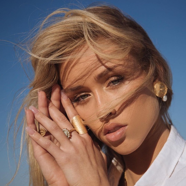 Picture of Zoe Creed