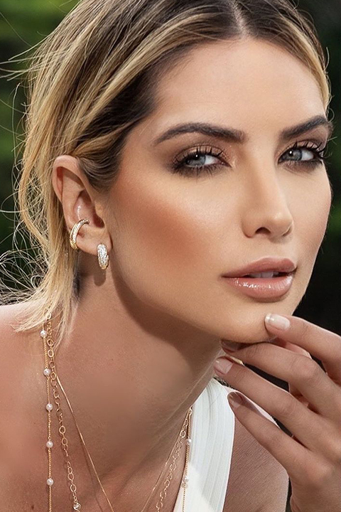 Picture of Debi Boeira