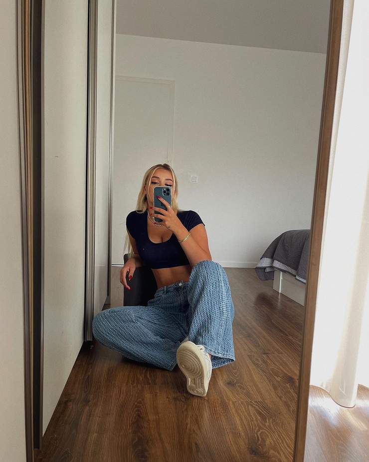 Picture of Uresa Zogu