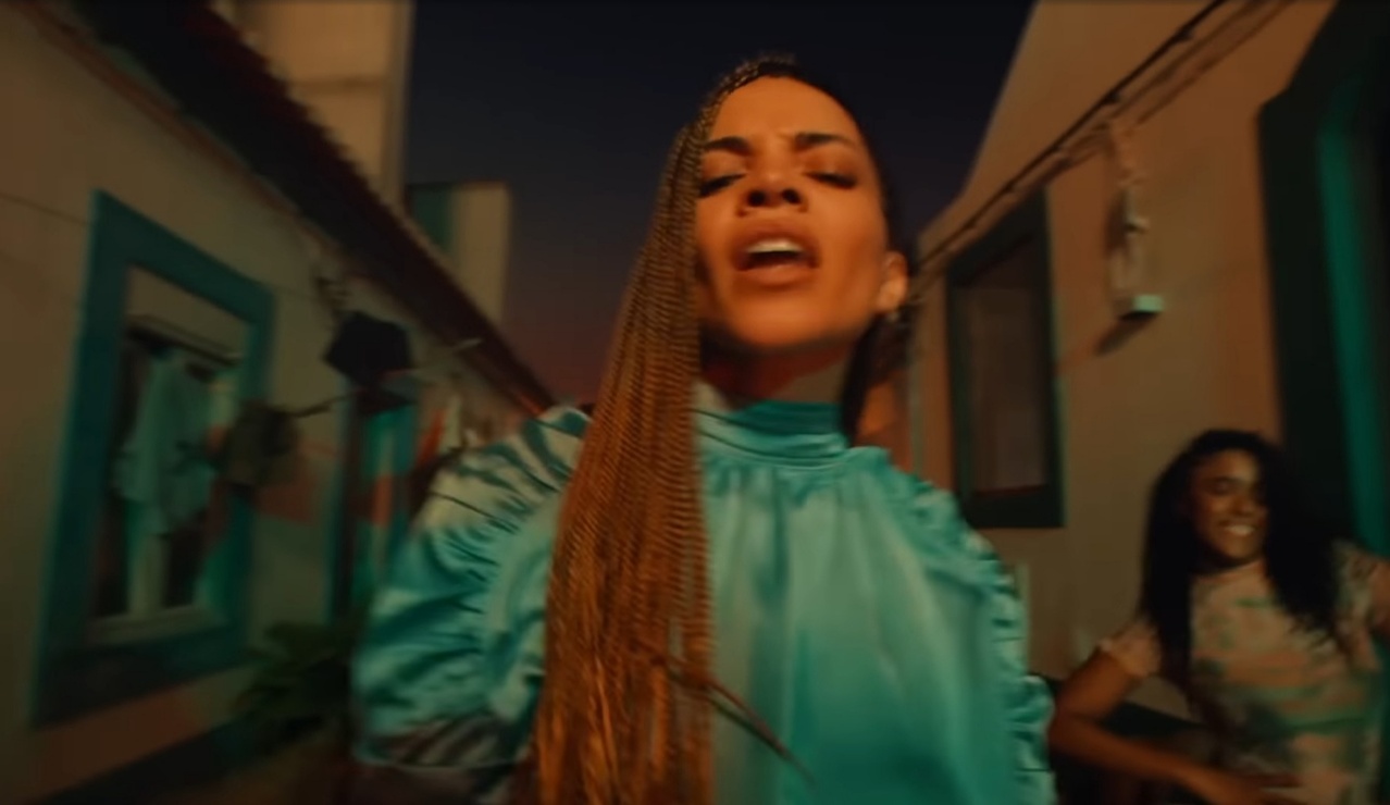 Leslie Grace & Meek Mill Boi-1da: Conga image