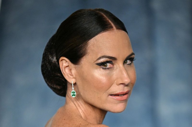 Minnie Driver picture