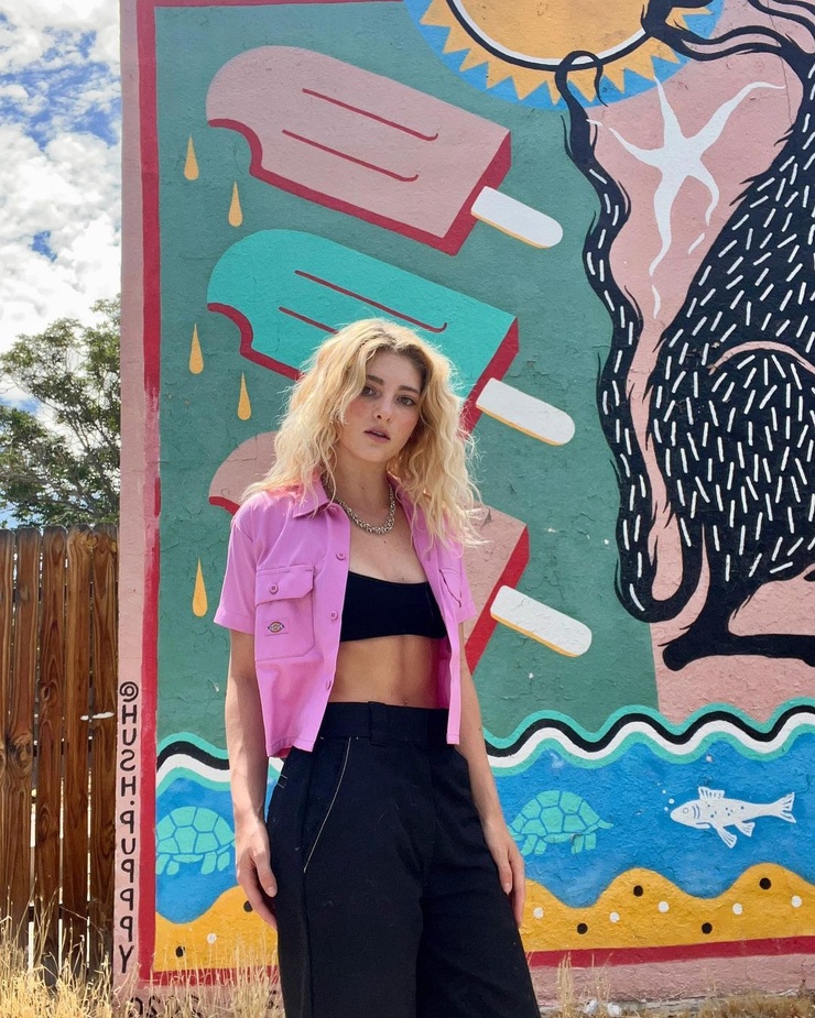 Picture of Willow Shields
