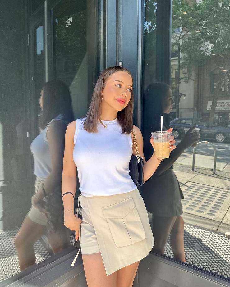 Fernanda Ramirez image